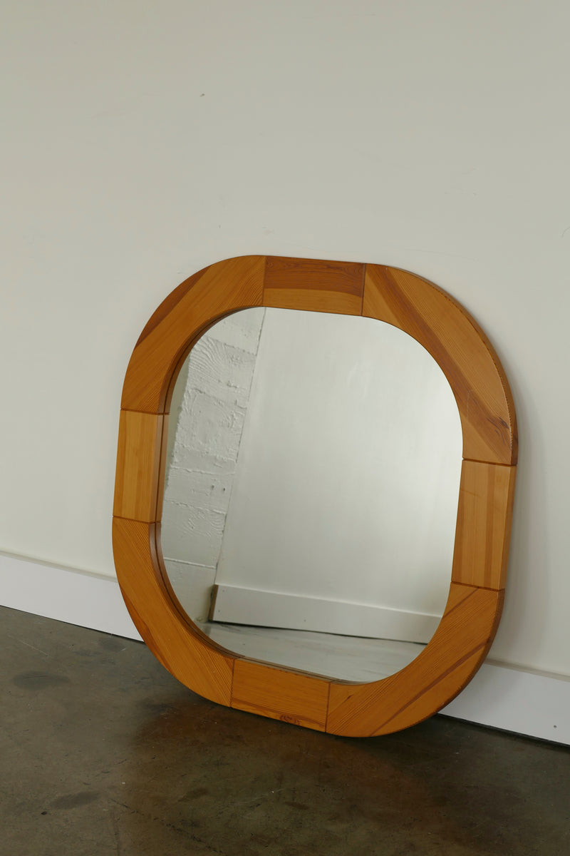 Rounded Square Mirror – Shop Wilma