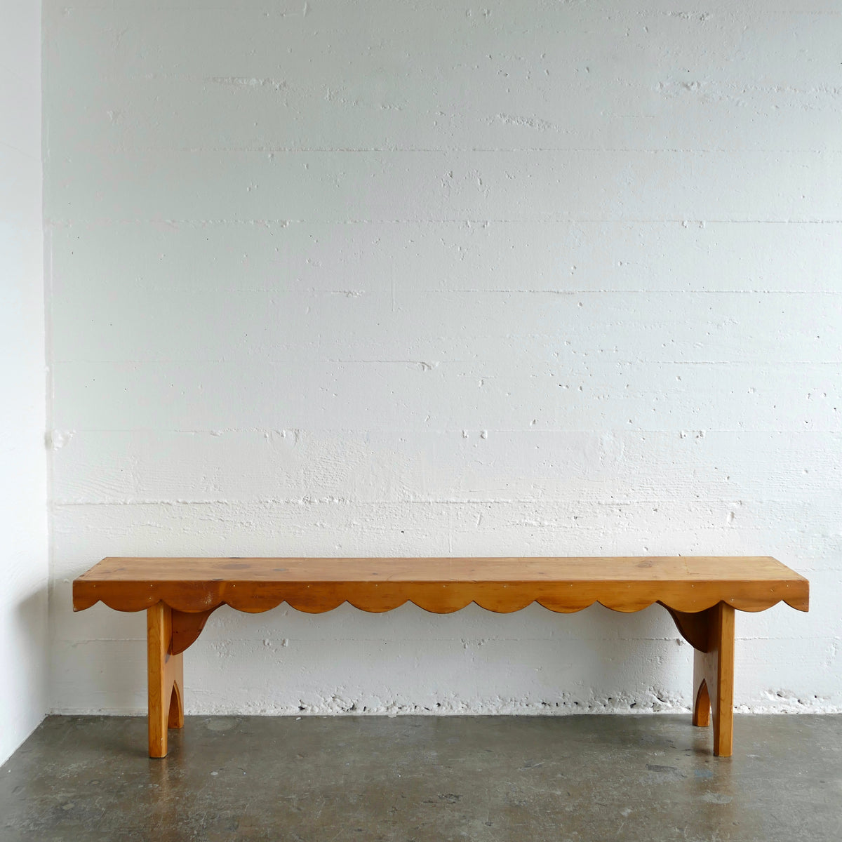 Scalloped Wood Bench – Shop Wilma